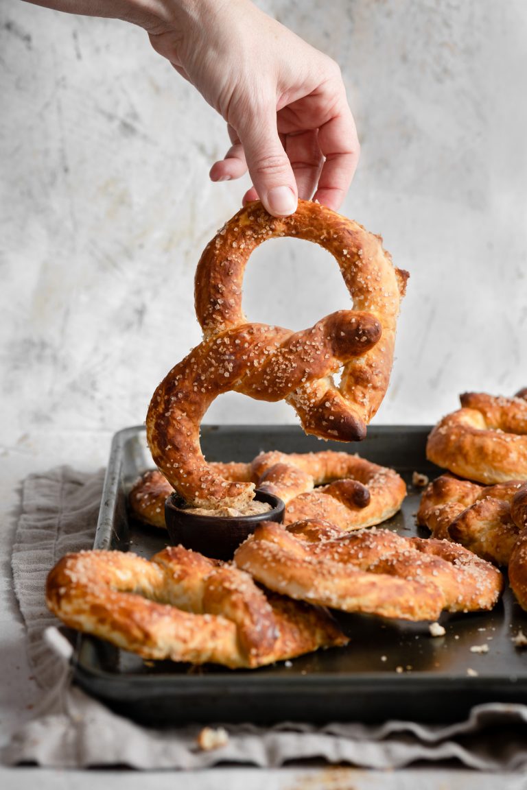 Homemade Soft Pretzels {Auntie Anne's Copycat}